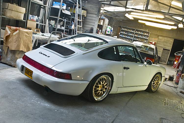 RESTORATION: Porsche 911 964 - Greg Howell - Automotive Paint